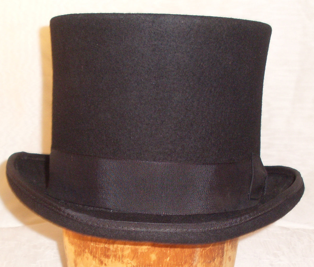 Top Hat, Tall Crown – White Pavilion